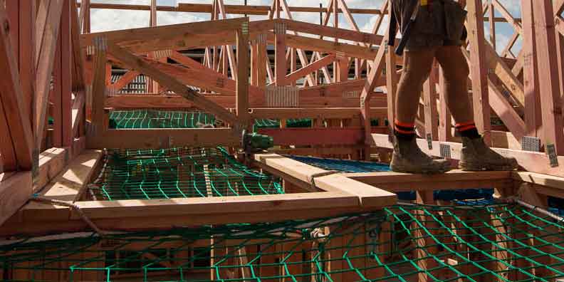 Roofs - working safely on | WorkSafe